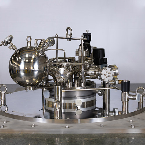 3He Dipper and Custom Vapour Shielded Dewar with Optical Access